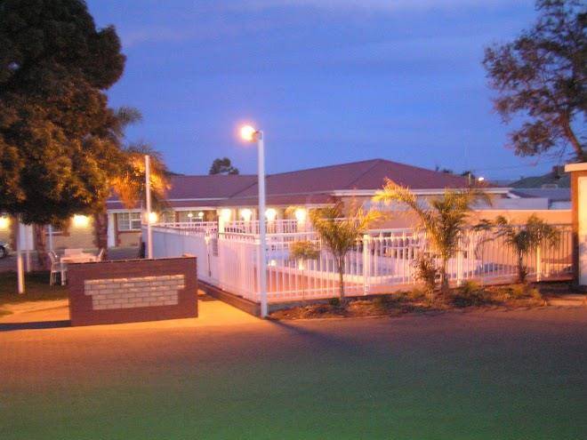 Charles rasp motor inn & cottages Contact Number , Broken hill ...